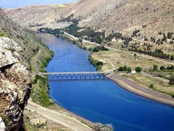 9 Different Types of Rivers (Plus Essential Facts) – Nayturr